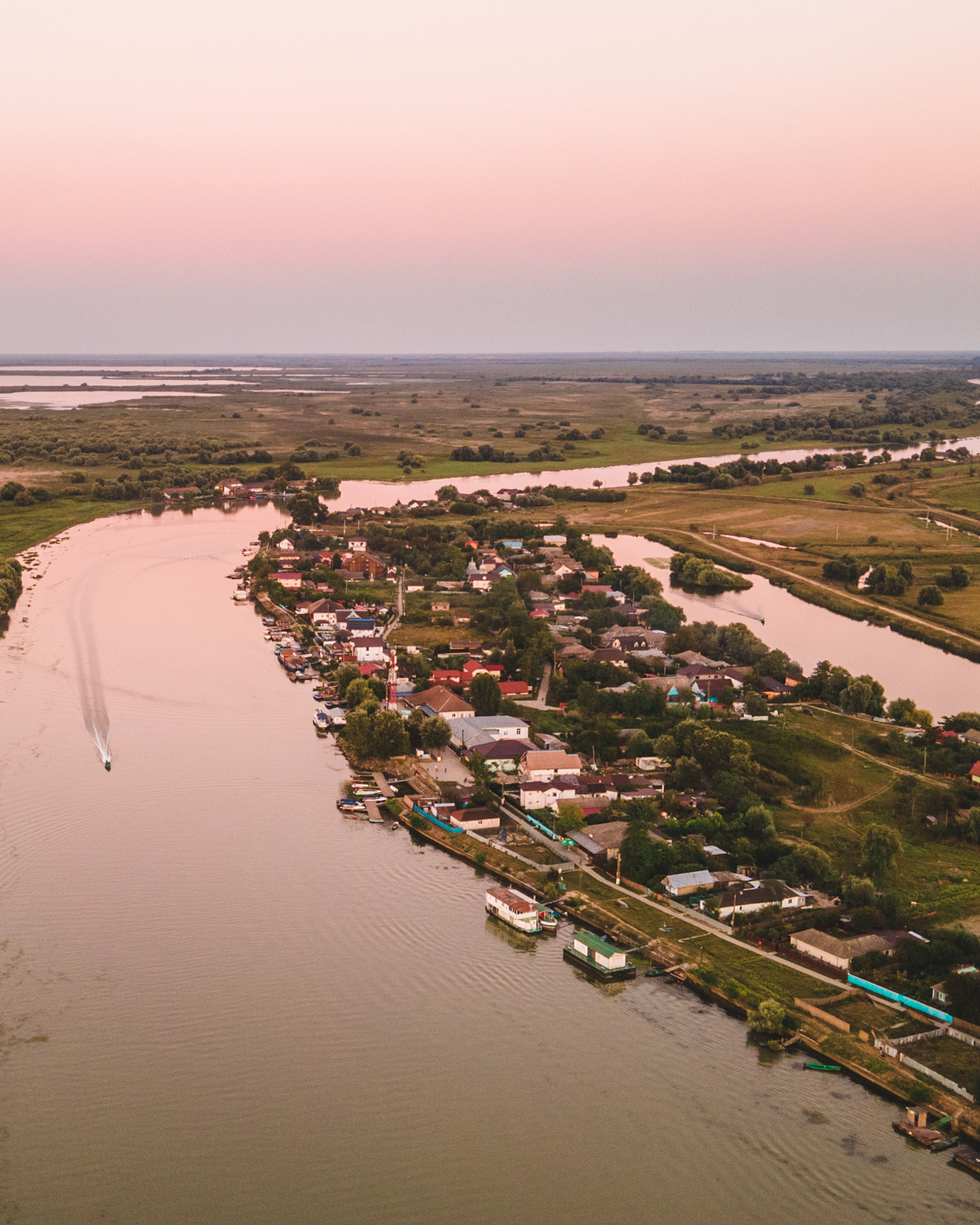 Travel Guide - Danube Delta on the Sulina Branch - Tim Tense